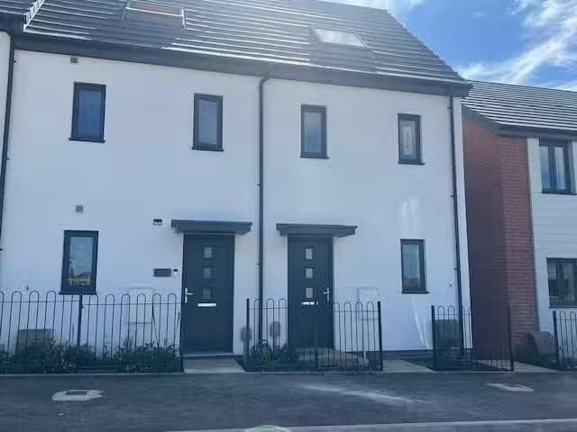 Cheap 1 BA 3 bedroom terraced house for rent in Cranbrook, EX5
