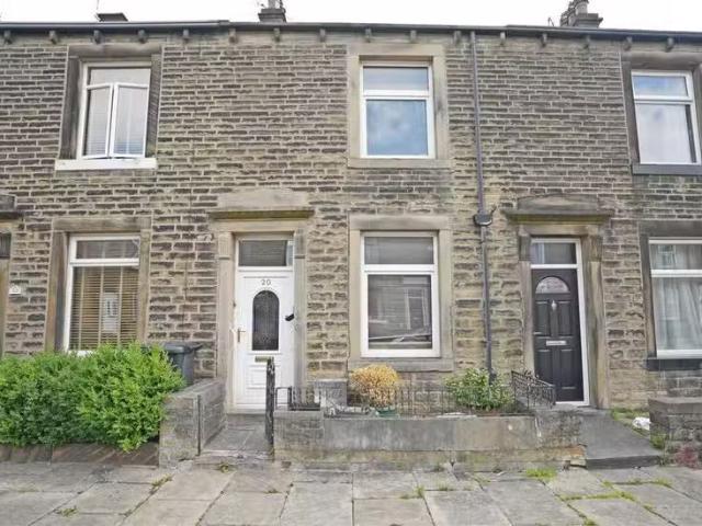 Unique 1 BA 3 bedroom terraced house for rent in Kliffen Place.