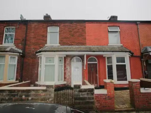 Unique 1 BA 3 bedroom terraced house for rent in Railway Grove.