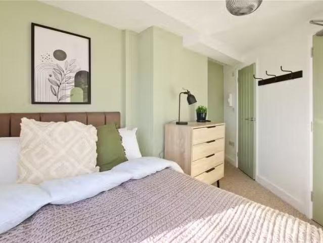 New 1 BA 1 bedroom Mid Terrace Room to rent, Newcastle Terrace.