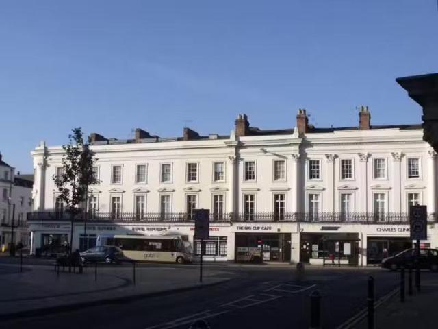 For Rent! 1 BA 1 bedroom apartment for rent in 10 Victoria Ter.