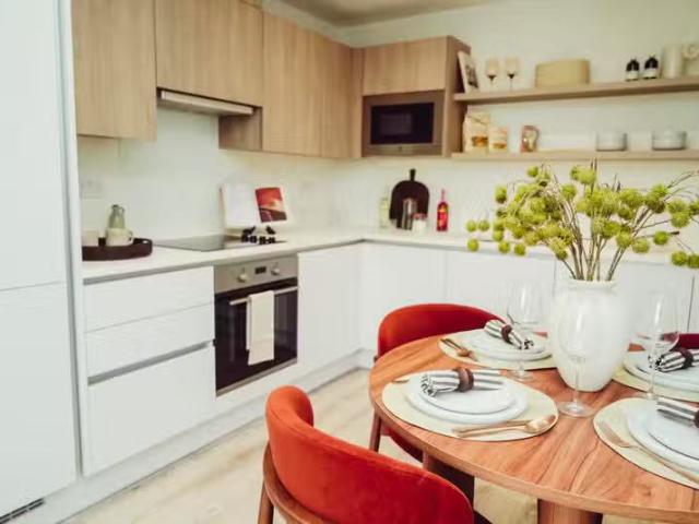 Just in! 1 BA 1 bedroom apartment for rent in Walton House, DE1