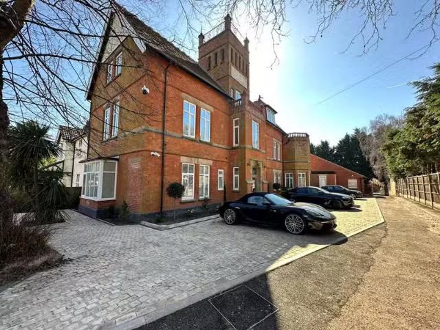 Deal! 1 BA 1 bedroom apartment for rent in Apartment 3, The To.