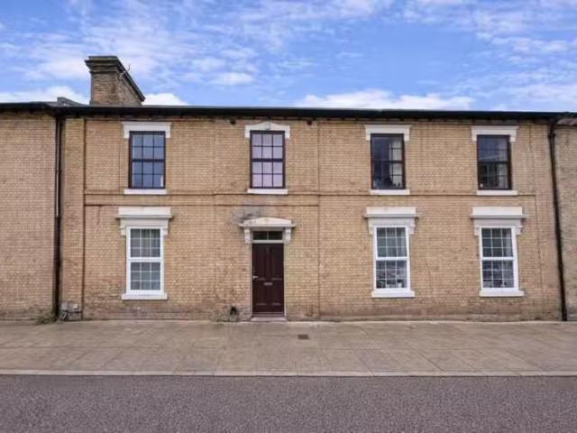 Rental! 1 BA 1 bedroom apartment for rent in Clarkson Street.