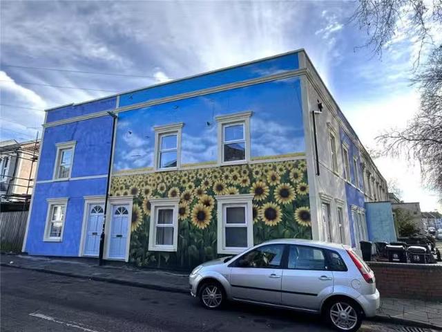 Nice 1 BA 1 bedroom apartment for rent in Cleave Street, St We.