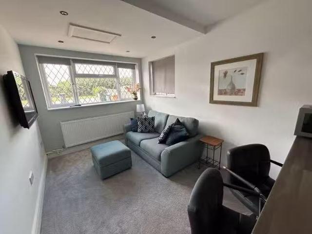 For Rent! 1 BA 1 bedroom apartment for rent in Station Road, H.