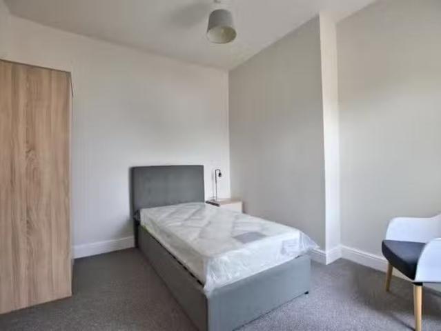 Just in! 1 BA 1 bedroom end of terrace house for rent in Mill.