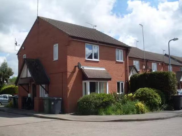 New 1 BA 1 bedroom end of terrace house for rent in 25 Watersb.