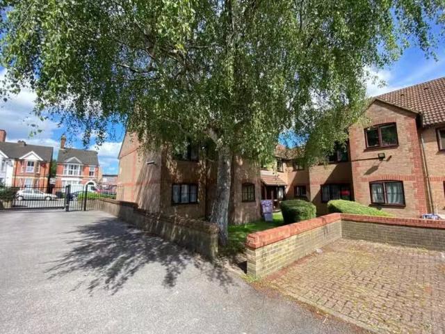 New 1 BA 1 bedroom flat for rent in Abercromby Avenue, Hp12, H.