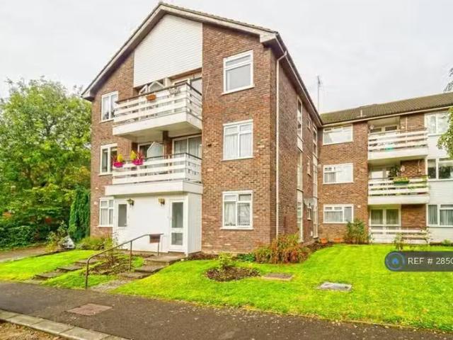 Cheap 1 BA 1 bedroom flat for rent in Aran Drive, Stanmore, HA7