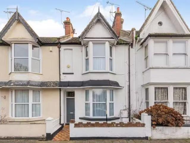Nice 1 BA 1 bedroom flat for rent in Brunswick Square, Herne B.