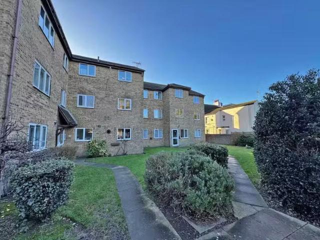 New 1 BA 1 bedroom flat for rent in Kingston Lane, Shoreham by.