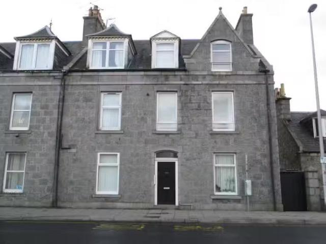 Cozy 1 BA 1 bedroom flat for rent in Holburn Street, First Flo.