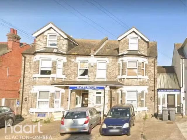 Cozy 1 BA 1 bedroom flat for rent in Hayes Road, Clacton on se.