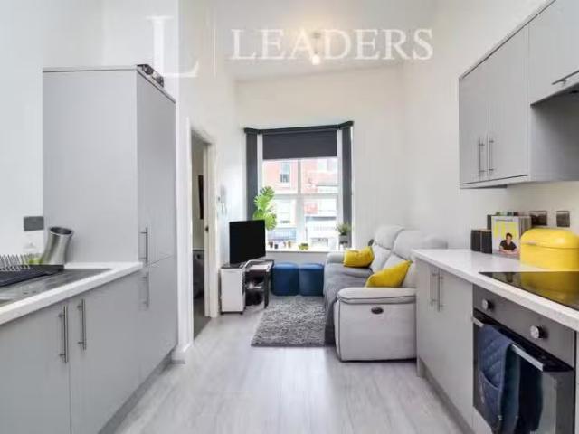 Cozy 1 BA 1 bedroom flat for rent in High Street, Bromsgrove.