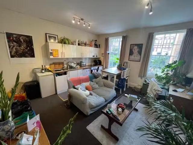 Deal! 1 BA 1 bedroom flat for rent in Jamaica Street, Bristol.