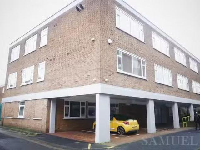 Cheap 1 BA 1 bedroom flat for rent in Lombard Street, West Bro.