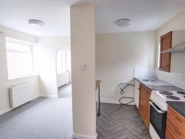 Just in! 1 BA 1 bedroom flat for rent in Mortimer Street, Trow.