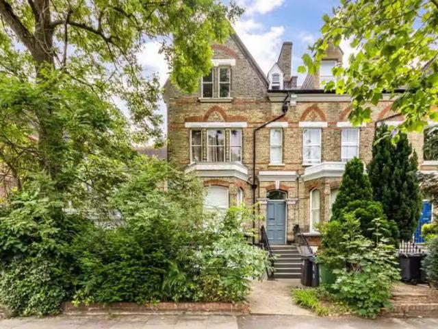 Charming 1 BA 1 bedroom flat for rent in Maple Road, Surbiton.