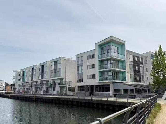 Cozy 1 BA 1 bedroom flat for rent in Martingale Way, Portishea.