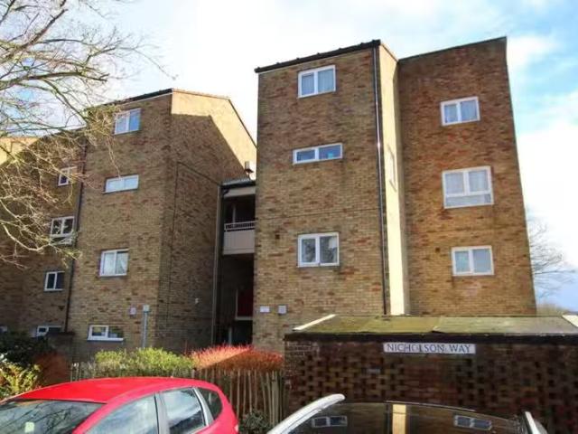 Nice 1 BA 1 bedroom flat for rent in Nicholson Way, Cambridge.
