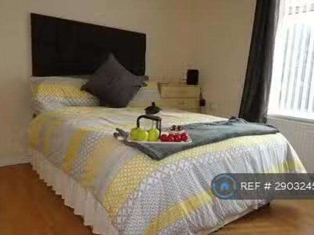 Unique 1 BA 1 bedroom flat for rent in St Margaret's Road, Le.
