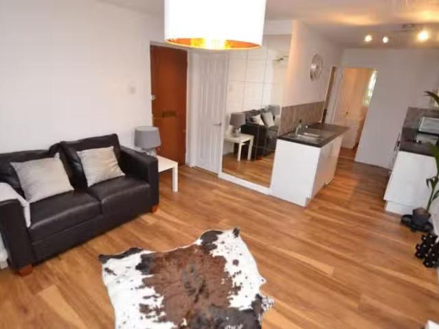 Cheap 1 BA 1 bedroom flat for rent in River Leys, Swindon Vill.