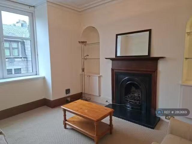 Cozy 1 BA 1 bedroom flat for rent in Wallfield Crescent, Aberd.