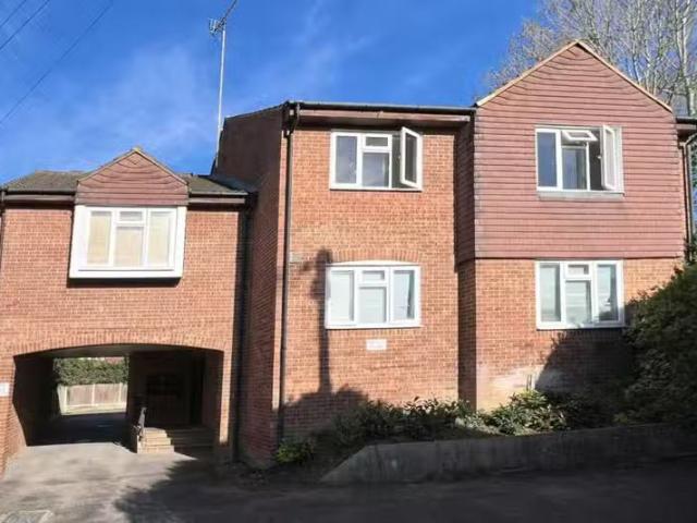 Just in! 1 BA 1 bedroom flat for rent in Weald Road, Brentwood.