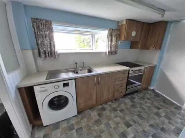Charming 1 BA 1 bedroom flat for rent in Wells Road, Chilcompt.