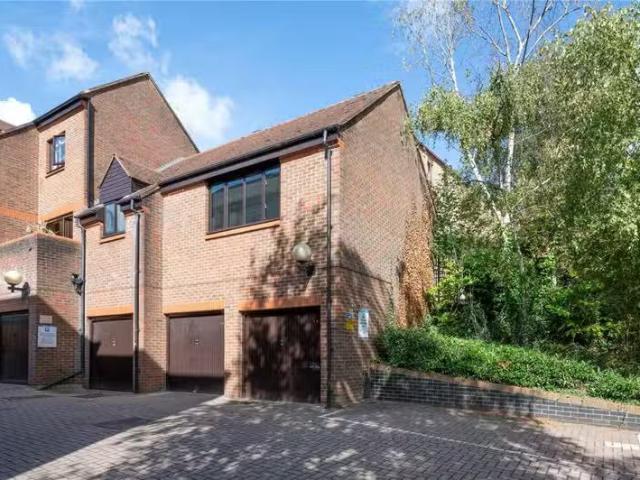 Cozy 1 BA 1 bedroom flat for rent in Westbourne Mews, St. Alba.
