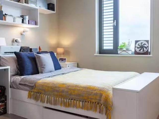 Just in! 1 BA 1 bedroom flat share for rent in Student Only 5.