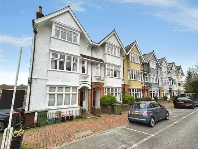 Charming 1 BA 1 bedroom Flat to rent, Christchurch Avenue, Tun.
