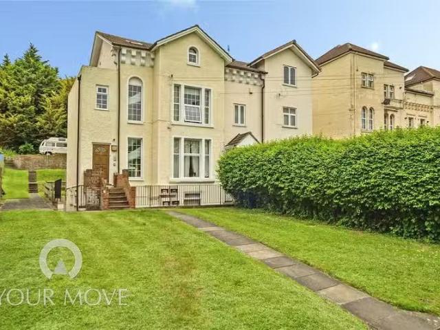 Cozy 1 BA 1 bedroom Flat to rent, Cobham Terrace, Bean Road, D.