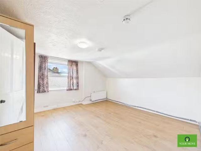 Nice 1 BA 1 bedroom Flat to rent, Eastern Road, Romford, RM1.
