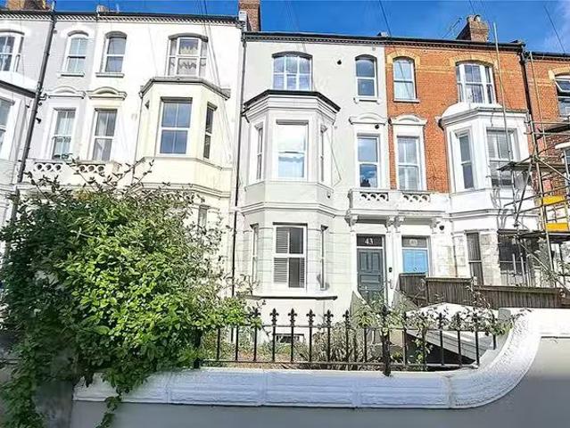 For Rent! 1 BA 1 bedroom Flat to rent, Southwater Road, St. Le.