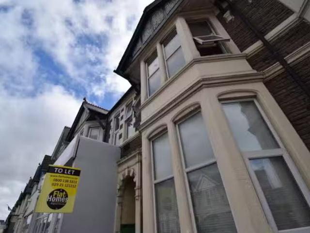 Cheap 1 BA 1 bedroom ground floor flat for rent in Whitchurch.