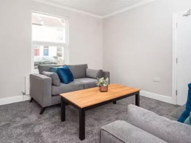Cheap 1 BA 1 bedroom house for rent in Beaufort Street 1 Bed.