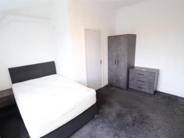 Cozy 1 BA 1 bedroom house share for rent in Mount Street, Spon.