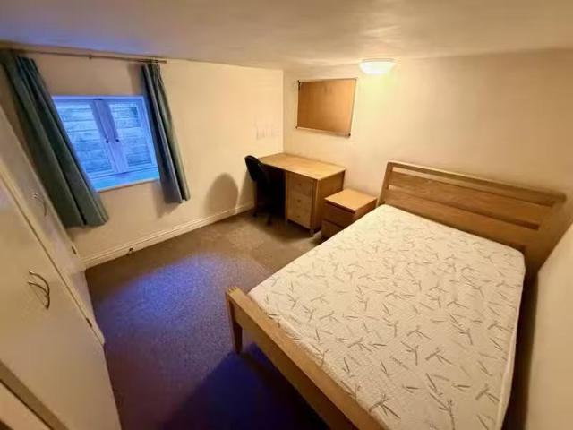 Unique 1 BA 1 bedroom house share for rent in ROOM 1 Glouces.