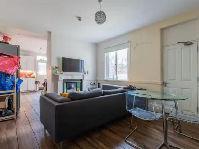 Cozy 1 BA 1 bedroom house share for rent in Shirley Road, Roat.