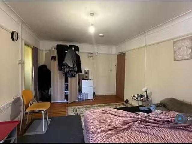 Cozy 1 BA 1 bedroom house share for rent in Wyvern Road, Purle.