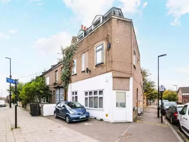 Cozy 1 BA 1 bedroom house share for rent in Woodford Road, Lon.