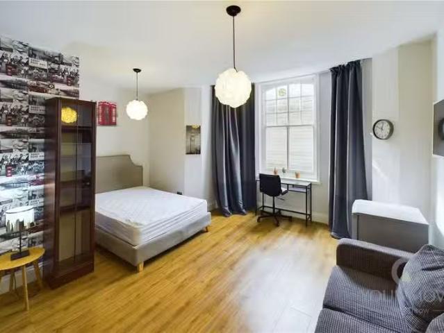 For Rent! 1 BA 1 bedroom Property to rent, St. Giles Street, N.