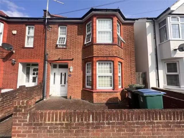 Cozy 1 BA 1 bedroom Property to rent, Queens Avenue, Watford.