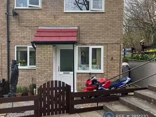 Nice 1 BA 1 bedroom semi detached house for rent in Cherry Tre.