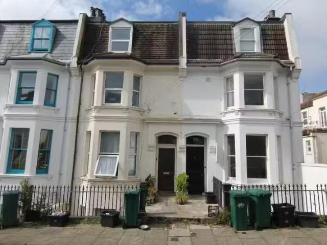 Charming 1 BA 2 bedroom maisonette for rent in Vere Road, BN1