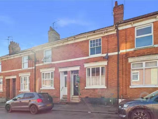 Rental! 1 BA 2 bedroom Mid Terrace House to rent, Gordon Stree.