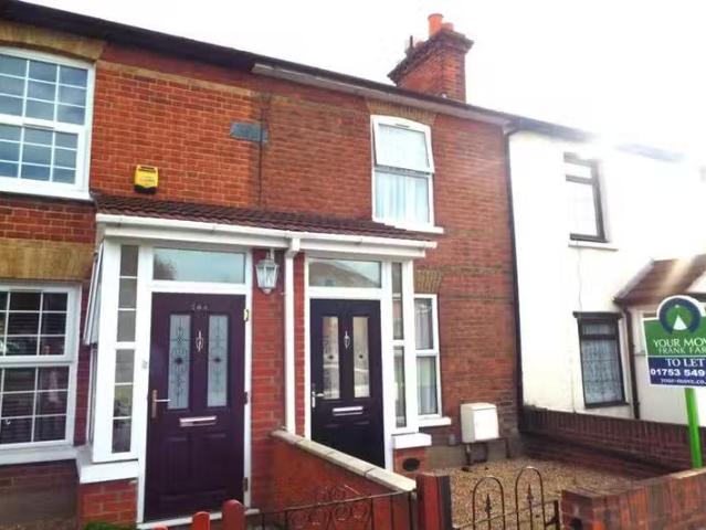 Cheap 1 BA 2 bedroom Mid Terrace Property to rent, High Street.