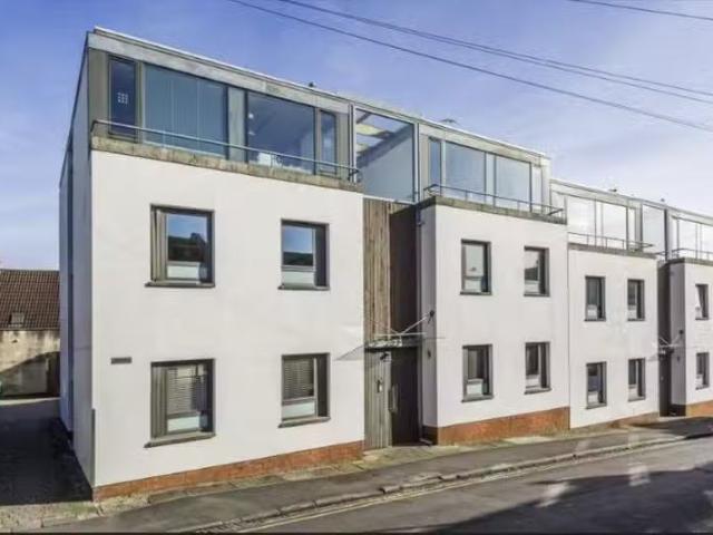 Cheap 1 BA 2 bedroom apartment for rent in The Pantile Bedmi.